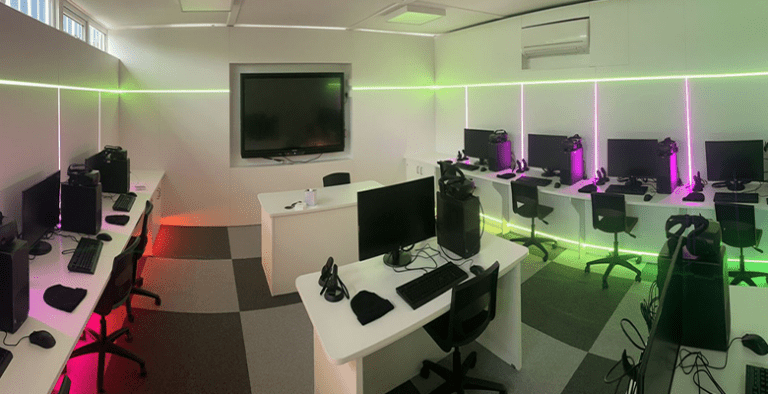 VR Classrooms, UK Pioneers in Education - Innova Design Group