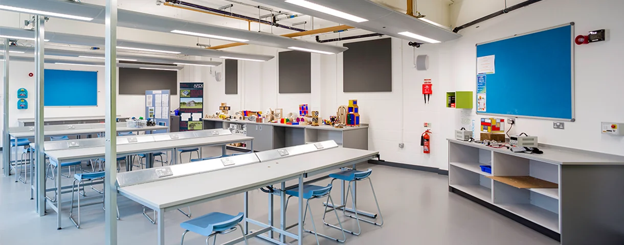 Laboratory Tables & Desks | Lab Office Equipment | Innova Design Group